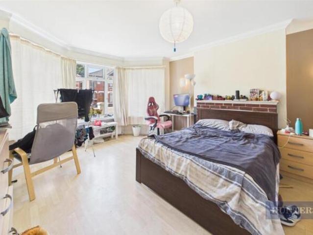 3 bedroom house for rent in Devonshire Road, Southampton, SO15