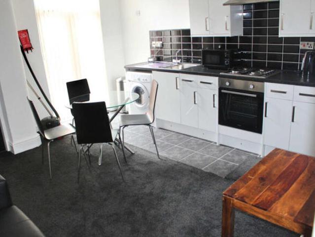 1 bedroom house share for rent in Deyne Street, Salford, M6