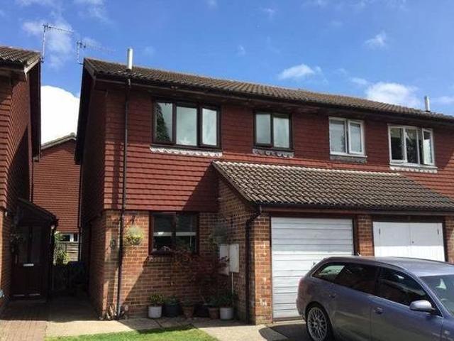 3 bedroom house for rent in De Grey Close Lewes BN7