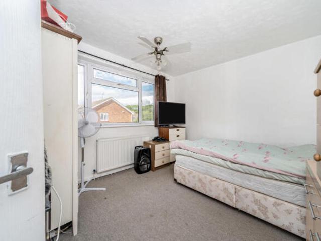 3 bedroom house for rent in Dearne Walk, Bedford, Bedfordshire, MK41