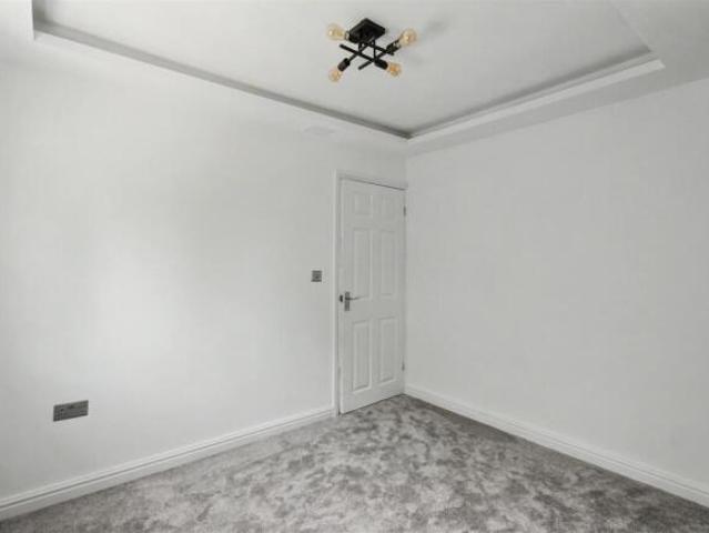 3 bedroom house for rent in Deepdene Way, Nottingham, NG8