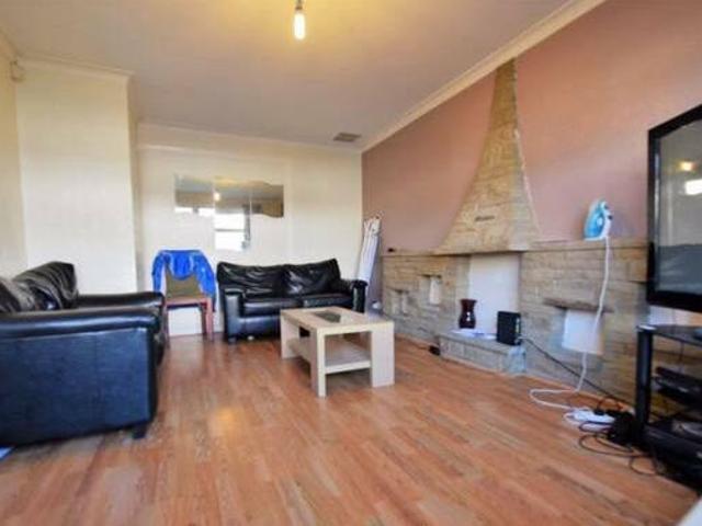 3 bedroom house for rent in Drummond Avenue LS16