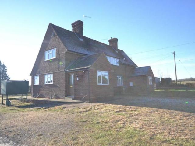 3 bedroom house for rent in Drayton Manor Drive, Alcester Road.