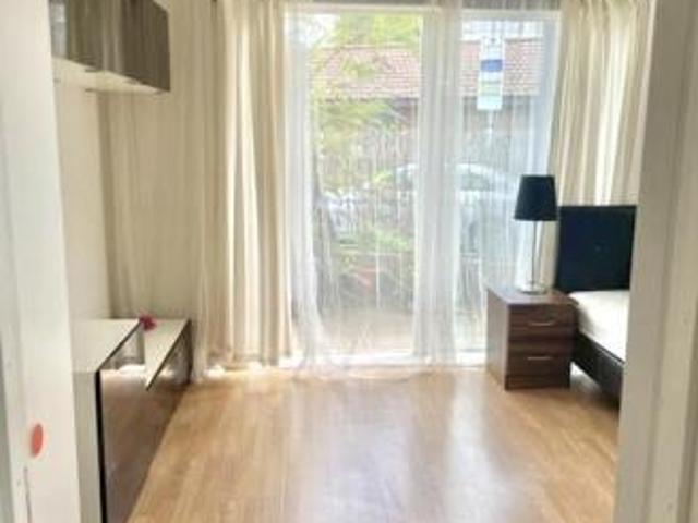 3 bedroom house for rent in Du Cane Road, London, W12