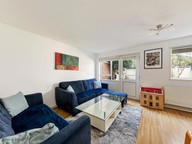 3 bedroom house for rent in Empress Avenue, Aldersbrook, E12