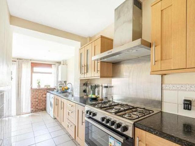 3 Bedroom House For Rent In East Barnet, Barnet
