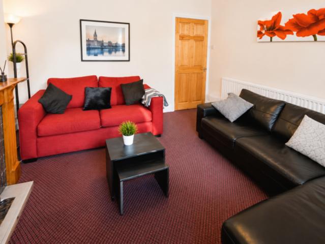 3 bedroom house for rent in Eastwood Road, Sheffield, S11