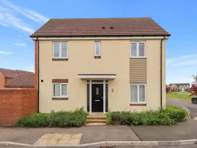 3 bedroom house for rent in Edison Drive, Rugby, CV21