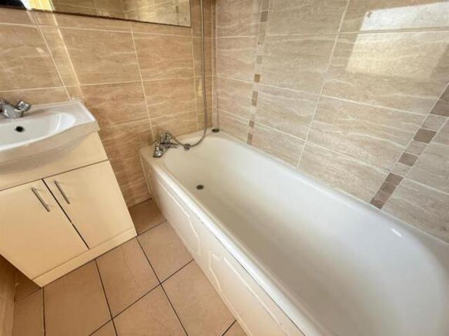 3 bedroom house for rent in Foden Road, Birmingham, B42