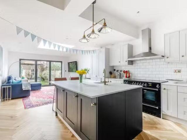 3 bedroom house for rent in Fernlea Road, Mitcham, CR4