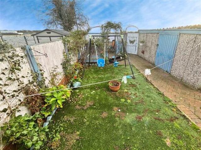 3 bedroom house for rent in Finch Road, Doncaster, DN4
