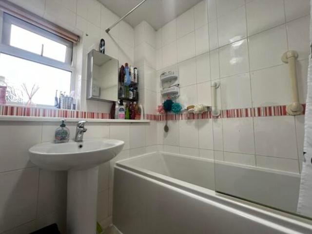 3 bedroom house for rent in Firstbrook Close, CF23