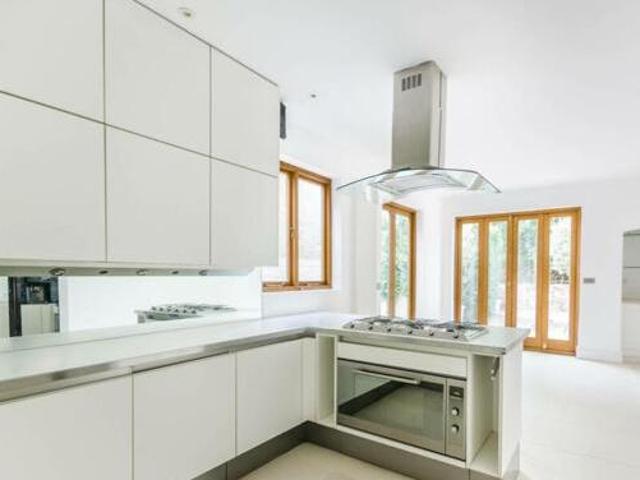 3 Bedroom House For Rent In Fulham Broadway, London