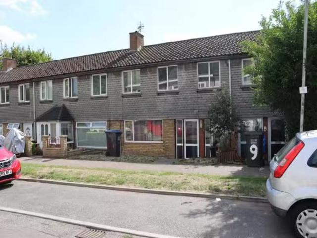 3 bedroom house for rent in Furzen Crescent, Hatfield, Hertfor.