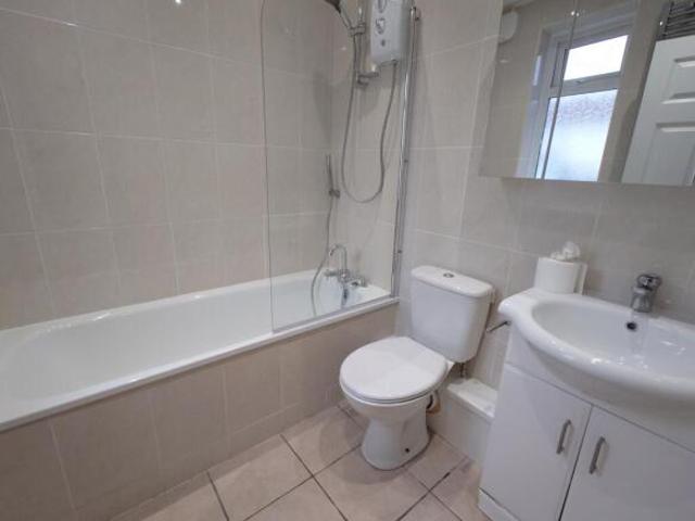 3 bedroom house for rent in Knighton Road, BS10