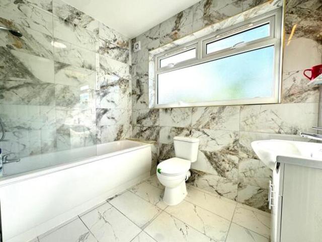 3 bedroom house for rent in Kempton Road, East Ham E6
