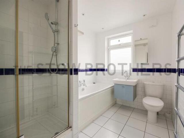3 bedroom house for rent in Kenilworth Avenue, Walthamstow, E17