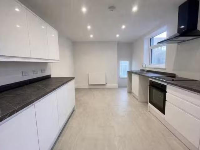 3 bedroom house for rent in Kent Street, CARDIFF, CF11