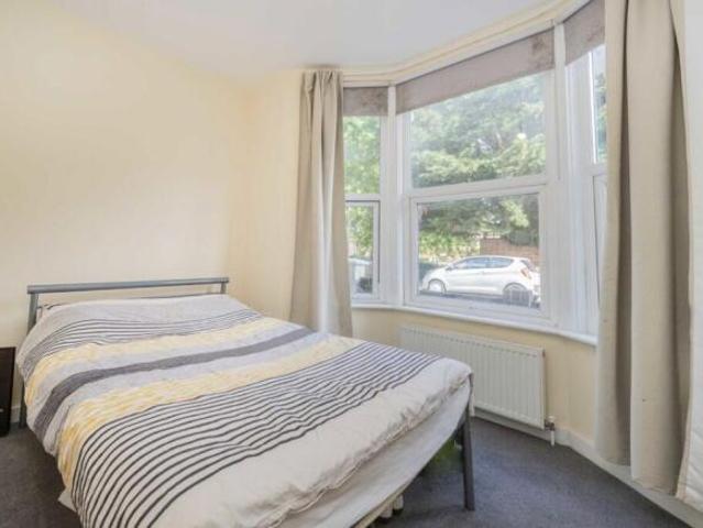 3 bedroom house for rent in Kepler Road, Clapham, SW4