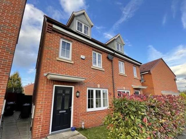 3 bedroom house for rent in Kingswood Road WA5 7XQ WA5