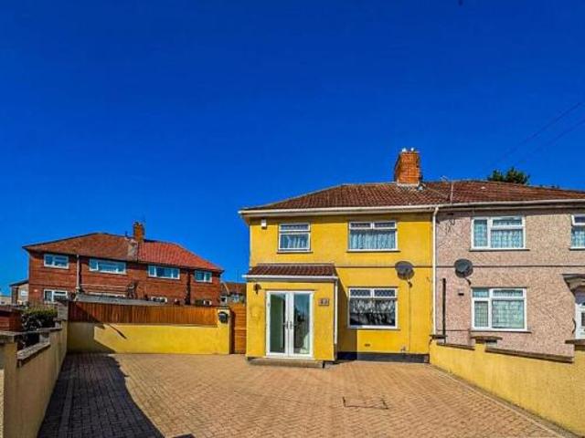 3 bedroom house for rent in Hottom Gardens, Bristol, BS7