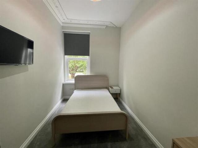 3 bedroom house for rent in Howard Gardens, Adamsdown, CF24
