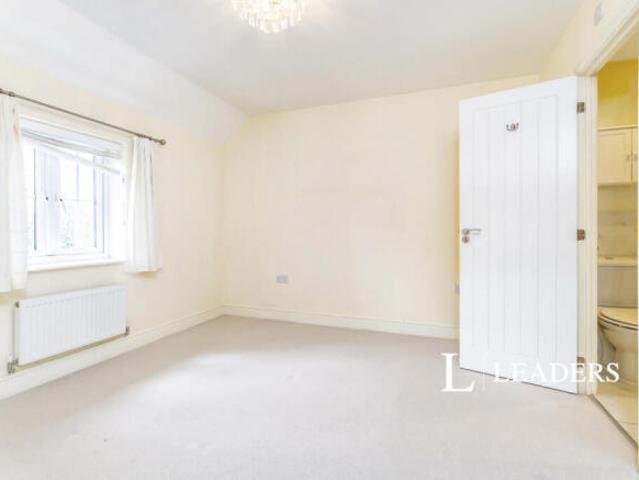 3 bedroom house for rent in Hollow Trees Close, Off Hollow Trees Drive, Leigh, TN11