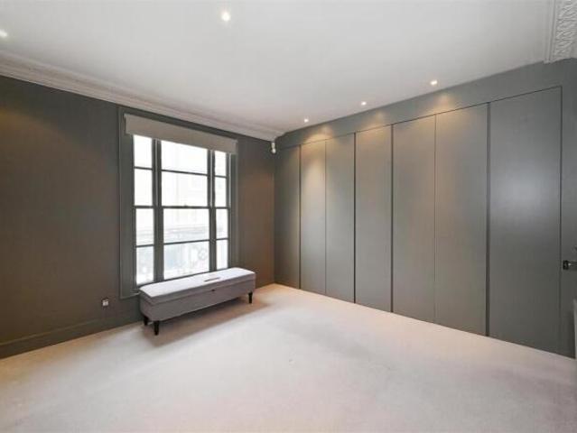 3 bedroom house for rent in Holland Street, Kensington, W8