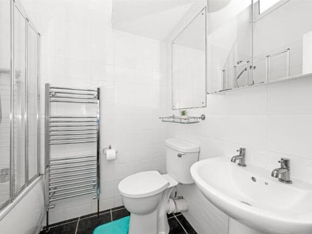 3 bedroom house for rent in Hollymount Close, Blackheath, London, SE10