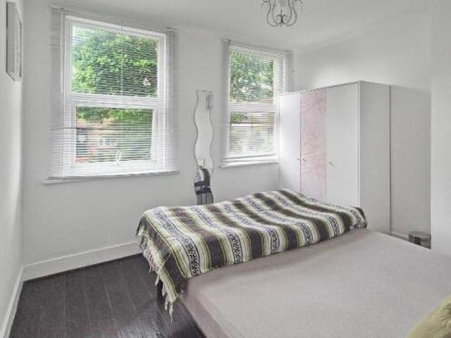 3 bedroom house for rent in Hood Avenue, London, N14 4QH, N14