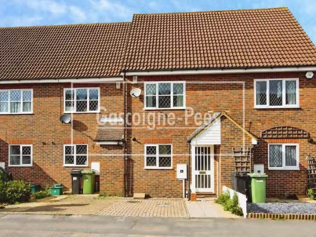 3 bedroom house for rent in Hawthorne place, KT17