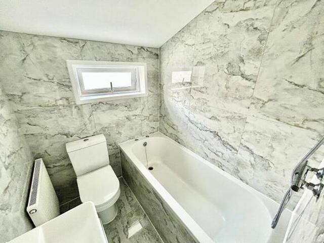 3 bedroom house for rent in Haselbury Road, Edmonton N18