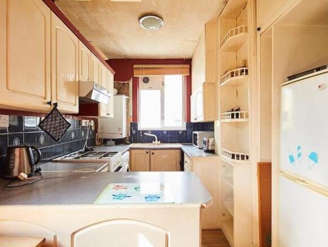 3 bedroom apartment for rent in Hector House, Old Bethnal Green Road, London, E2