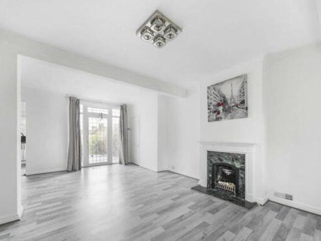 3 Bedroom House For Rent In High Barnet, Barnet