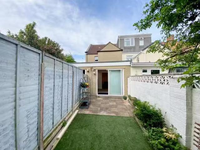 3 bedroom house for rent in High Street, Kingswood, Bristol, B.