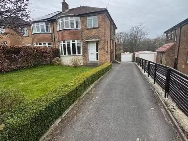 3 bedroom house for rent in Huddersfield Road, Meltham, Holmfi.