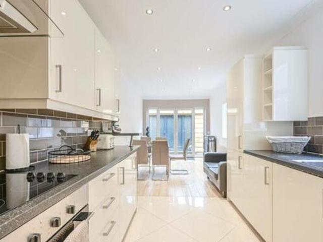 3 Bedroom House For Rent In Isle Of Dogs, London