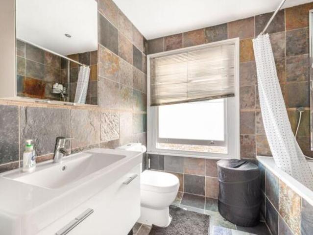 3 bedroom house for rent in Jeddo Road, Wendell Park, London, W12