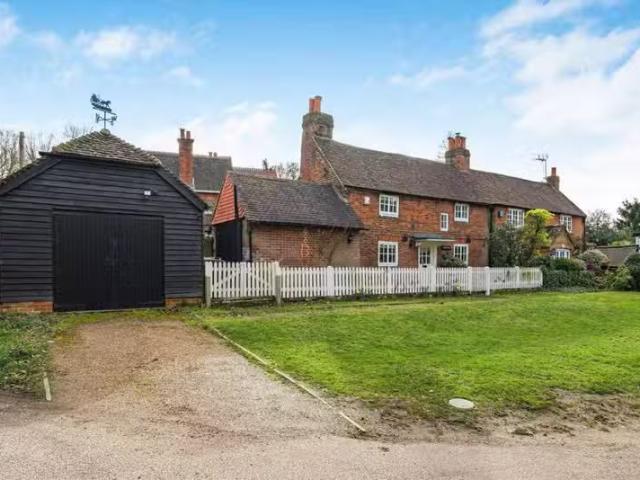 3 bedroom house for rent in Old Common, Cobham, KT11