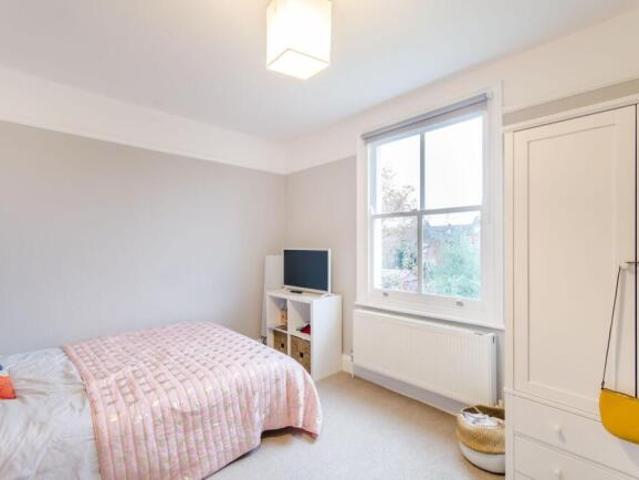 3 bedroom house for rent in Olive Road, Cricklewood, London, NW2