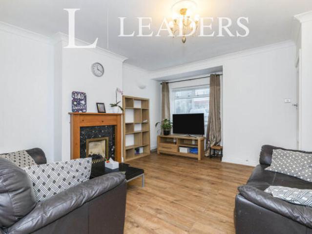 3 bedroom house for rent in Oliver Road, SM1