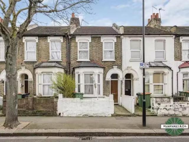 3 bedroom house for rent in London, E13