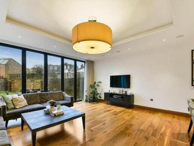 3 Bedroom House For Rent In London
