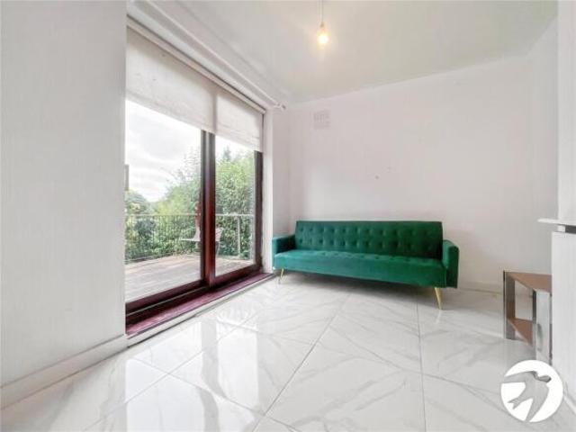 3 bedroom house for rent in Laburnum Road, Rochester, Kent, ME2
