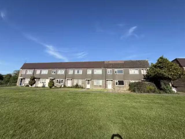 3 bedroom house for rent in Lambrok Close, Trowbridge, Wilts.