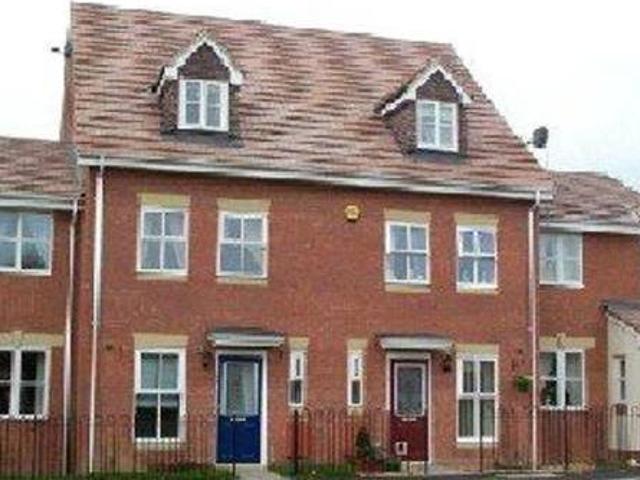 3 bedroom house for rent in Larkhill Road Yeovil Somerset BA21