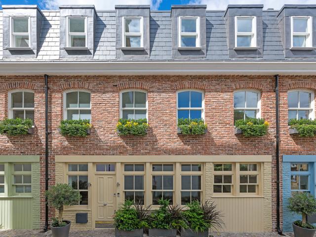 3 bedroom house for rent in Lexham Mews, London, W8