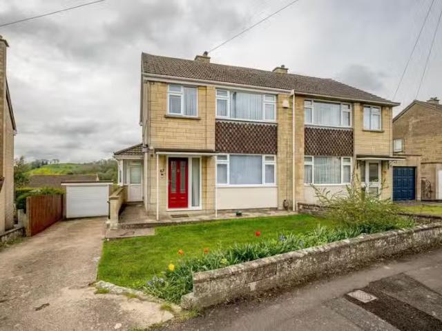 3 bedroom house for rent in Leighton Road, Weston, BA1