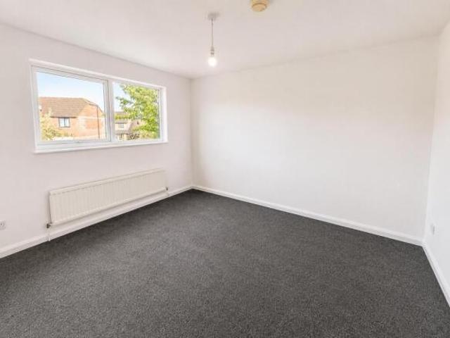 3 bedroom house for rent in Lennon Drive, MK8