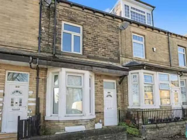 3 bedroom house for rent in Lingwood Road, Bradford, BD8